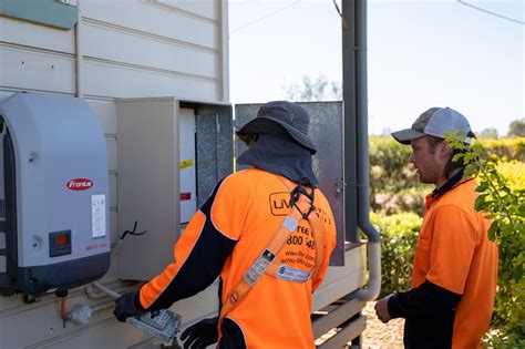 What Are Solar Inverters And How Do They Work Complete Guide