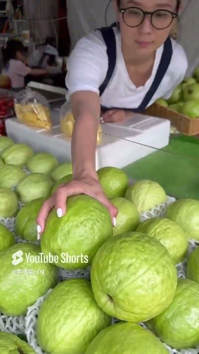 芭樂公主不敢丟芭樂🤣🤣 芭樂 水果 有趣 Youtube