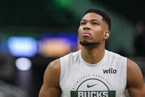 Giannis Antetokounmpo Next Team Predicted After Trade Request Emerges