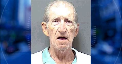 تجاوز به دختر 5 ساله توسط پیرمرد همسایه او را با یک آبنبات به خانه اش