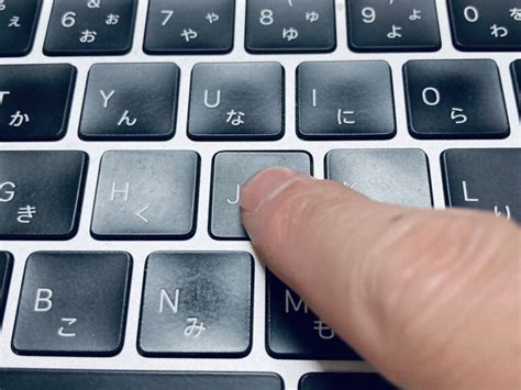 失敗しない！macbookキーボードボタンの外し方｜画像付き解説