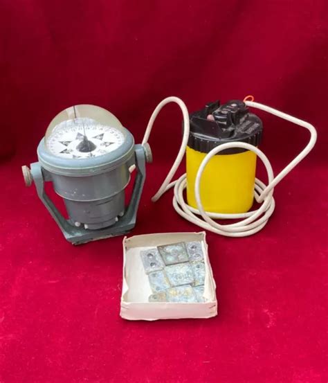 827 Henry Browne Sestrel Compass With Light Fitting Marine Boat