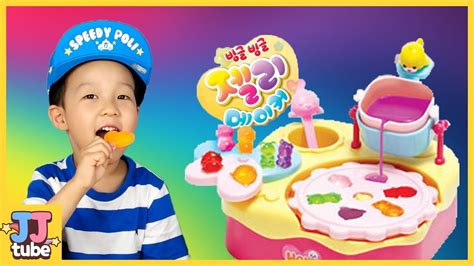 아기물범 하프에게 간식 만들어주기 하프 젤리 메이커와 아이스바 메이커 장난감 놀이 Ice Cream Gummy Maker Toy And Play [제이제이 튜브 Jj Tube