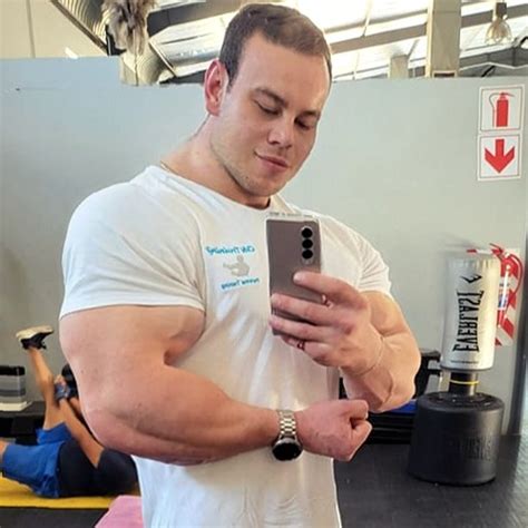 The Beauty Of Male Muscle Dewald