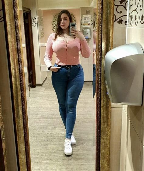 Wow What A Beauty R Sexygirlsinjeans