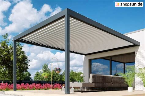 Wandmontierte Lamellenpergola Bioline Längsterrasse Shopsunde