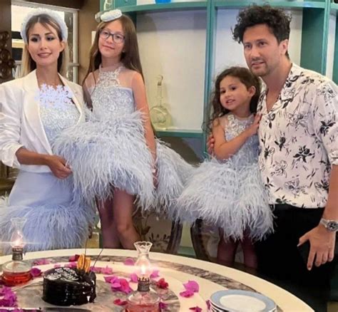 تصاویر جذاب از تولد دختر شاهرخ استخری؛ همسر شاهرخ استخری استایلش را با