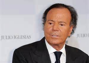 Julio Iglesias Se Pronuncia Após Acusações De Agressão Sexual