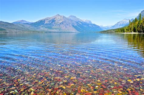 Looking For Montana Colored Rocks Head To Lake Mcdonald Montana Lakes Lake Mcdonald