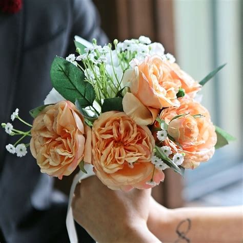 유토이미지 결혼식 준비 중인 어여쁜 신랑신부