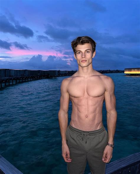 Leo Saros Callanthas On Tumblr