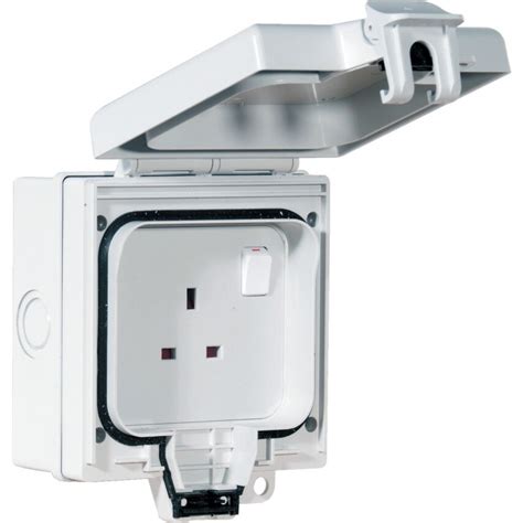 Smj 13 Amp 1 Gang Exterior Socket Ip66 E613sb N At Zoro