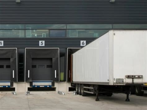 Truck Driver Responsibilities For Loading Dock Safety