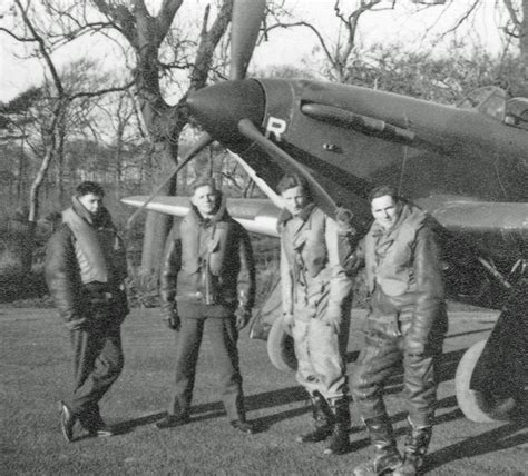 Battle Of Britain London Monument Flt H B L Hillcoat