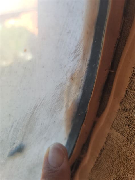 유리와 유리사이 흰색 제거 지식in