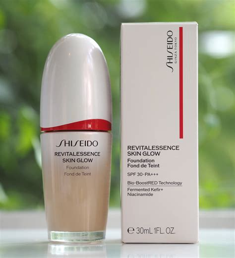 Shiseido Revitalessence Skin Glow Foundation Review British Beauty