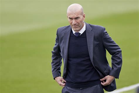 Zinédine Zidane Kündigt Comeback Als Trainer An Bayern Boss öffnet