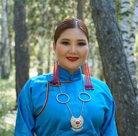 Нэгийг бодож хоёрыг тунгаана буй за By Дуучин Т Өлзийсайхан