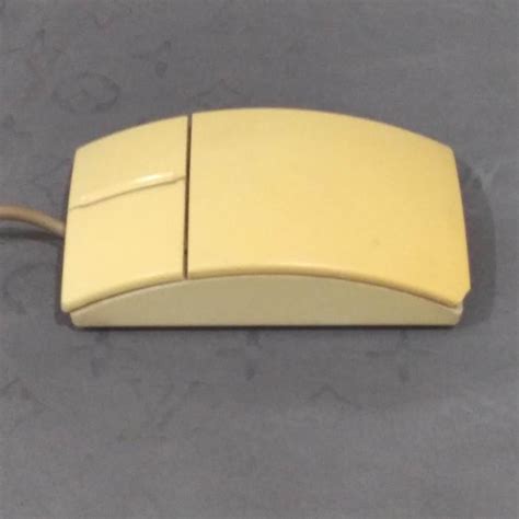 Jual Mouse Jadul Port Serial 1993 Merk Logitech Jakarta Selatan Parisf Tokopedia