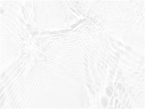 표면에 잔물결이 있는 화이트 워터 프리미엄 사진