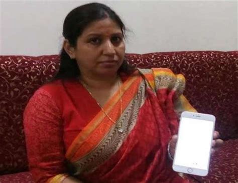 इलाहाबाद में नीलाम होगी कैबिनेट मंत्री नंदी की पत्नी की संपत्ति