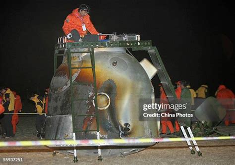 Re Entry Capsule Photos And Premium High Res Pictures Getty Images