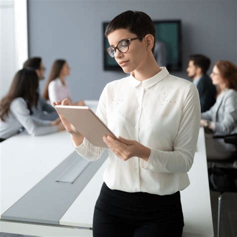 Visualizing Data Narratives For Impactful Insights Chameleon Collective