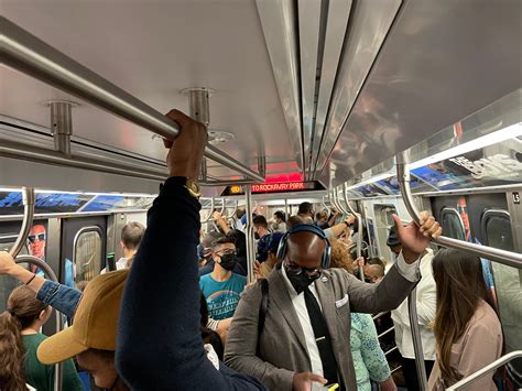 Twitter Citizen Takes Automated Subway Service Alerts Into His Own