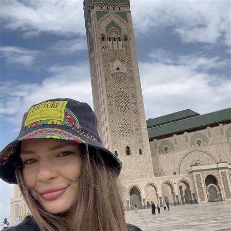 Monika Честит 1 ви май Ден на труда 💐 ️„И всичко каквото вършите вършете от сърце като за