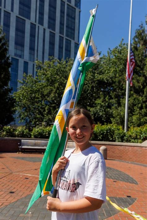 With Musical Fanfare Liv Osthus Files For Portland Mayors Race