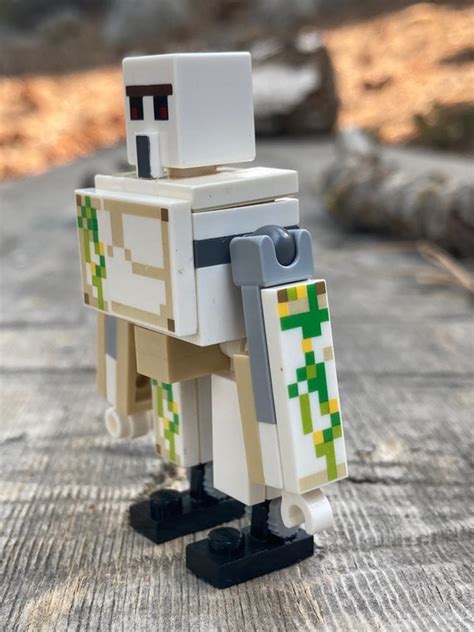 Lego Minecraft Iron Golem