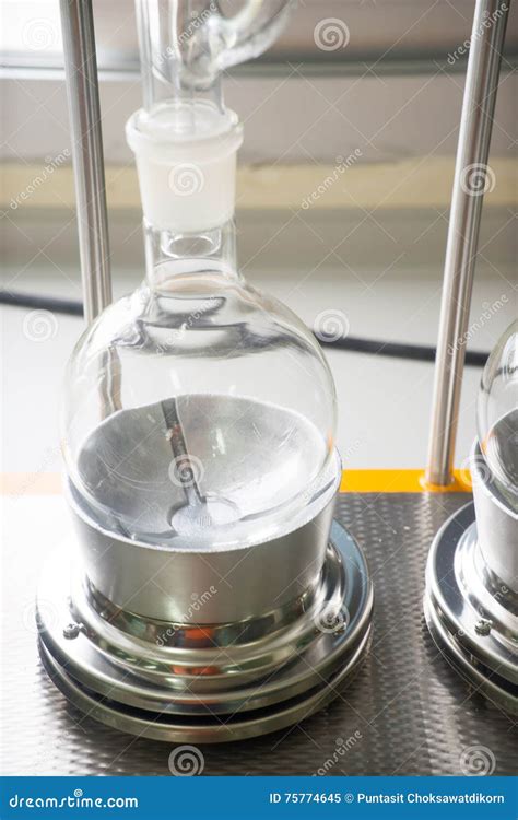 Round Bottom Flask On Heating Mantle Stock Image Image Of Examination