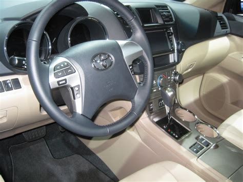2014 Highlander Le Interior Used Toyota Highlander 2014 Toyiota