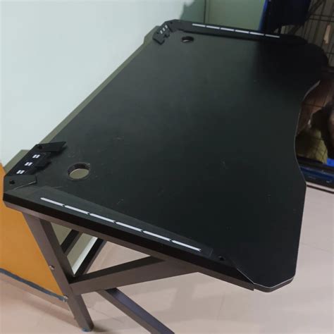 Compoter Tabls Furniture And Home Living Furniture Other Home Furniture On Carousell