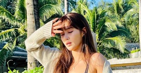 유리 앞머리 내리고 한껏 어려졌네 햇살보다 빛나 스타in★