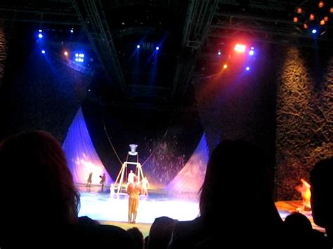 Cirque Du Soleil O Show At The Bellagio Water Jumping Scene Youtube