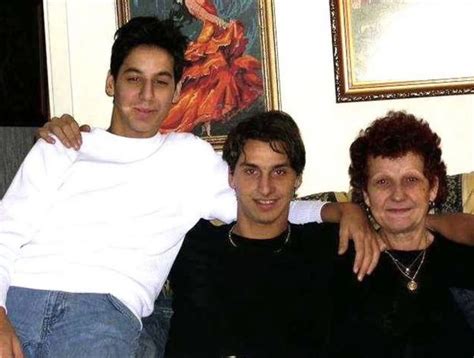 Avec Son Frère Et Sa Mère Jugadores De Fútbol Futbol Memes