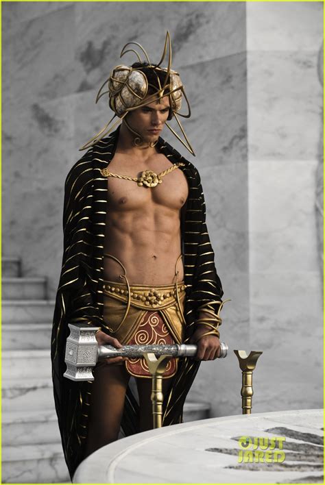 Henry Cavill Shirtless Immortals Stills Photo 2589508 Freida
