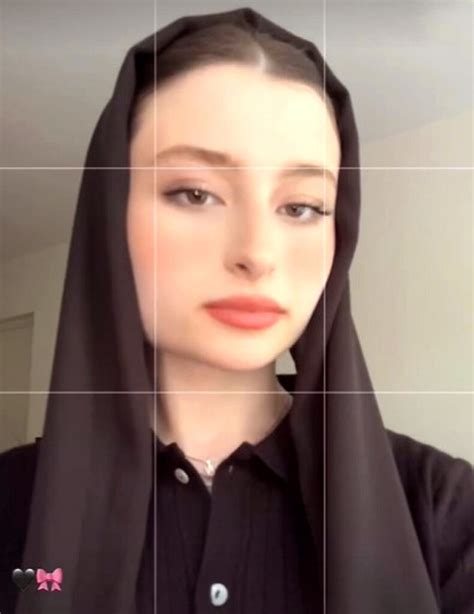 تغییرات شوکه کننده نیکا سریال پایتخت در ۲۰ سالگی عکس