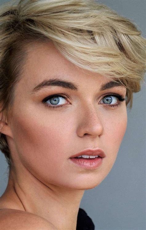 Jess Bush Actress Biography Photo Best Movies And Tv Shows