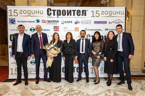 Вестник „Строител“ с благодарствени юбилейни плакети към инж Симеон Пешов и „Главболгарстрой