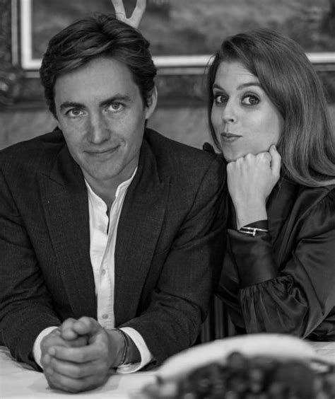 Los Dos Looks Que Eligió La Princesa Beatriz Para Anunciar Su Compromiso