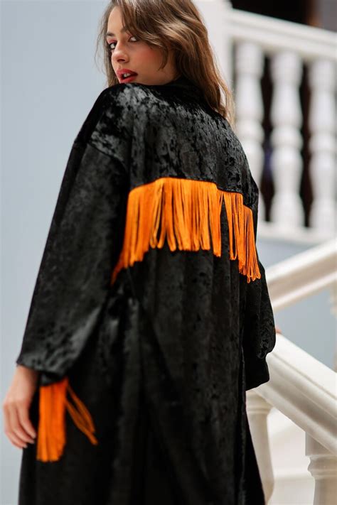 Ninea • ნინეა შავი ხავერდის ხალათი