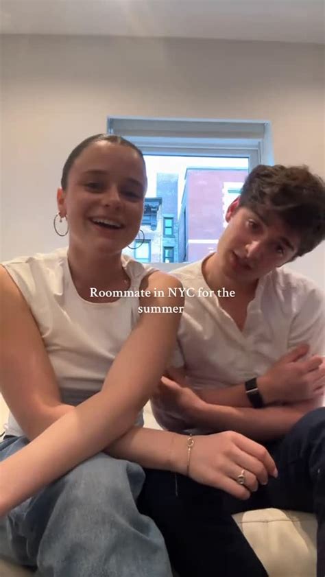 Who Is Noah Schnapp Girlfriend