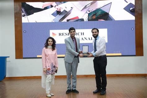 Research Analytic On Linkedin Database Finance Data Pakistan