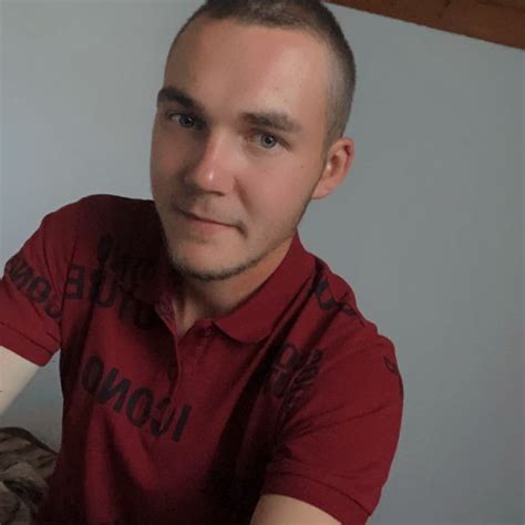 Simo Istvan Simoistvan • Threads Say More Simo Istvan Simoistvan • Threads Say More