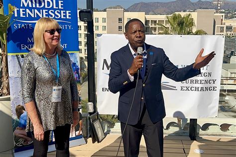 President And Pam Wright Web Mtsu News