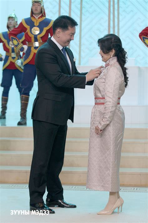 ФОТО Олон улсын сувилагчдын өдрийг тохиолдуулан төрийн дээд одон медалиар шагналаа