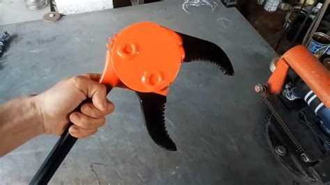 Как сделать сверхмощный самозажимной ключ из металлолома