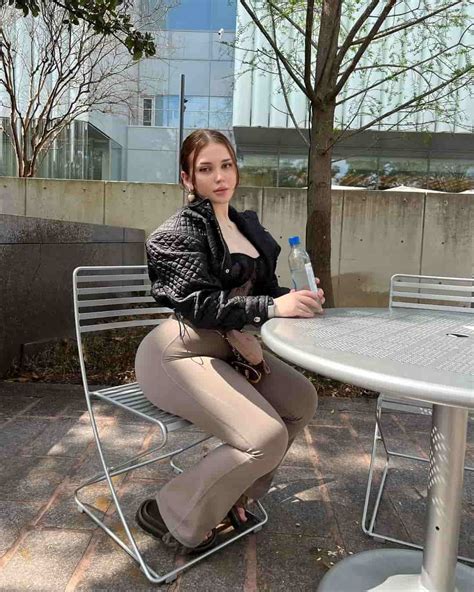 Tayler Hills Age Height Net Worth Boyfriend Wiki Bio Facts